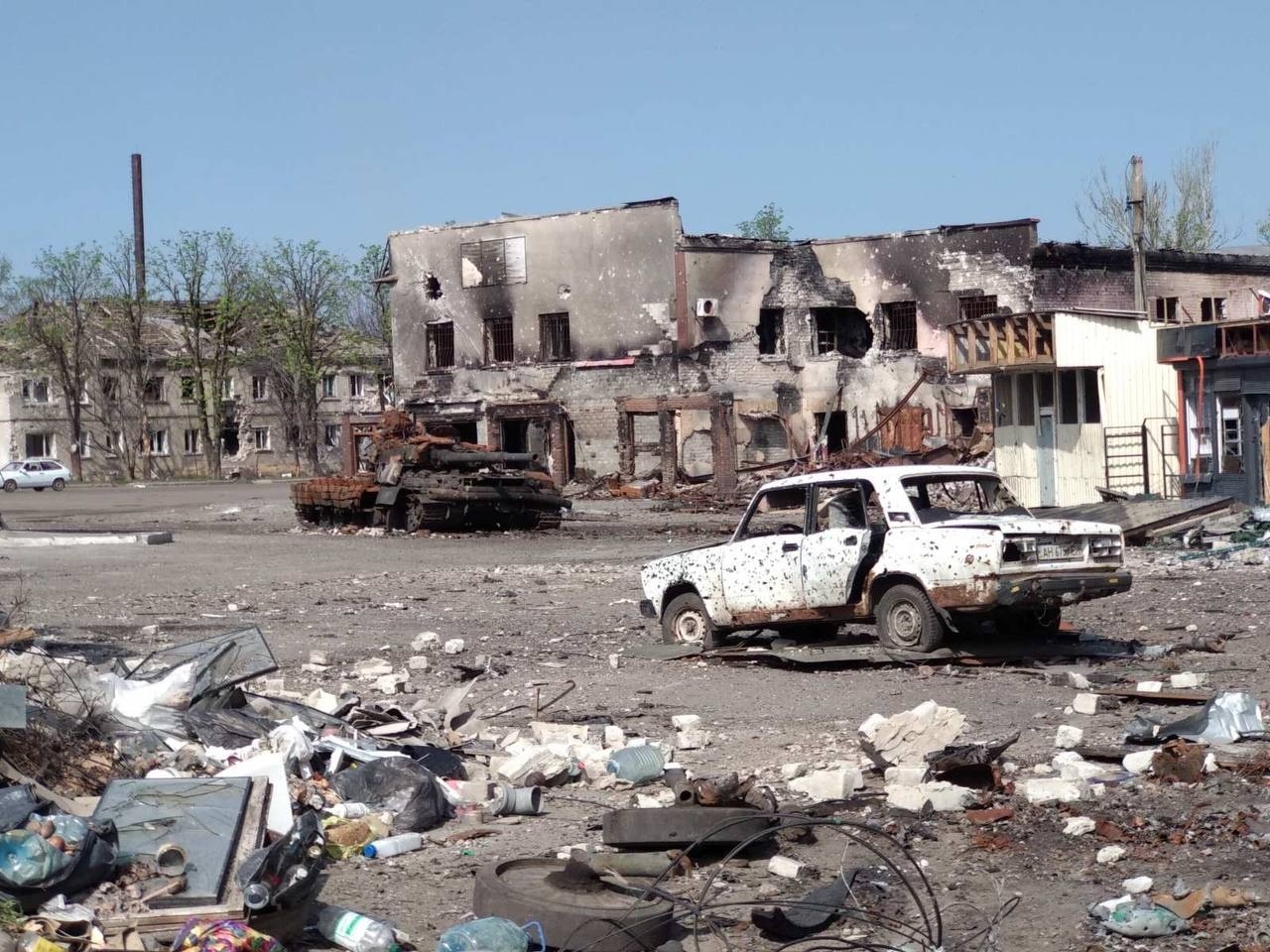 Stories of three people who managed to get out of Volnovakha under fire ...